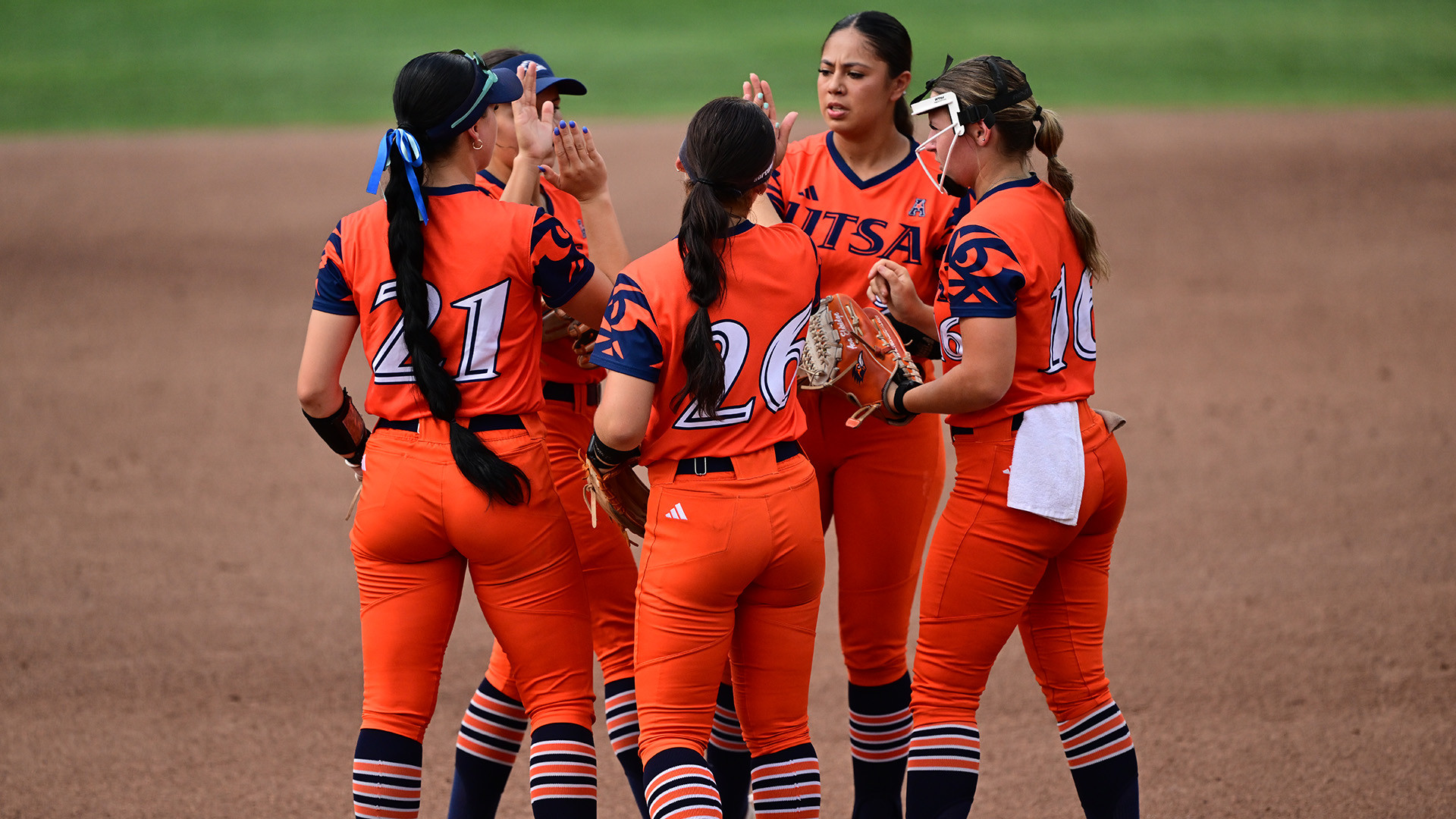 ‘Runners fall to Golden Hurricane in Opening Round of American Softball ...