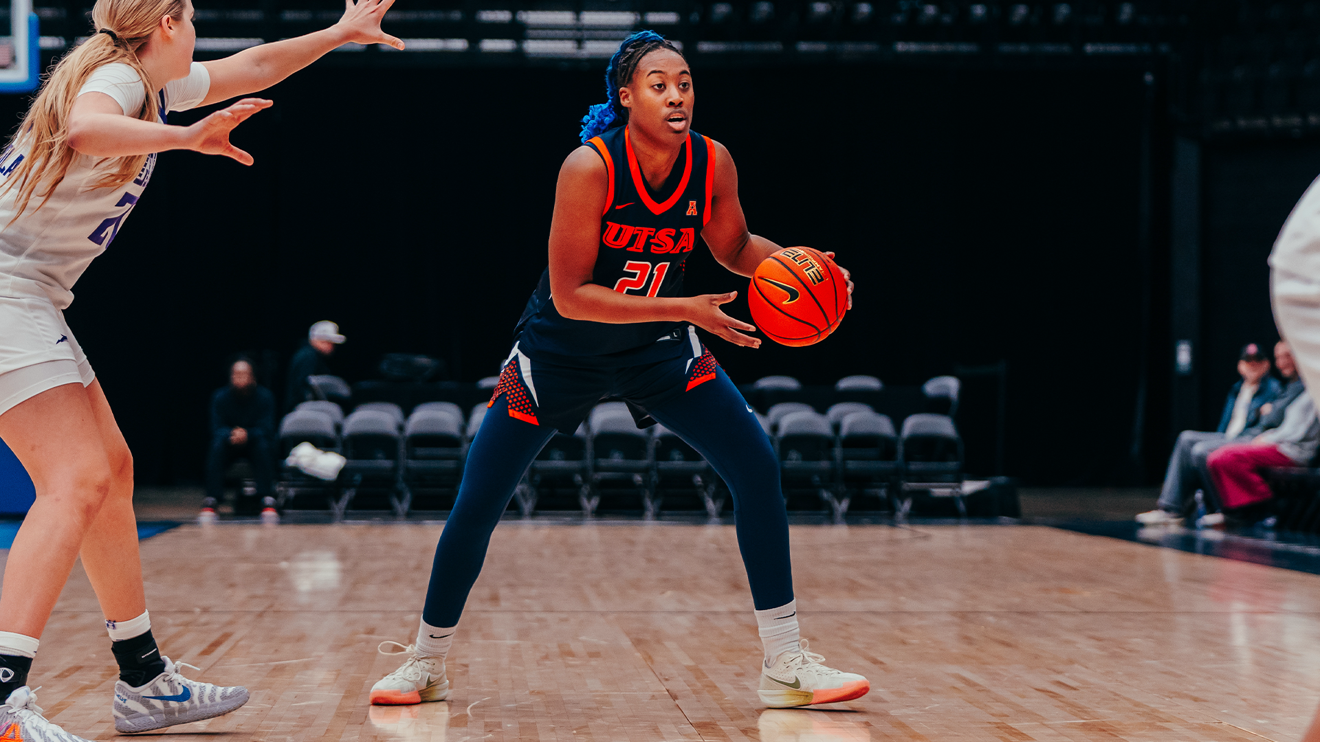 Rowe, Roadrunners rally past Grand Canyon, 65-64 - UTSA Athletics ...