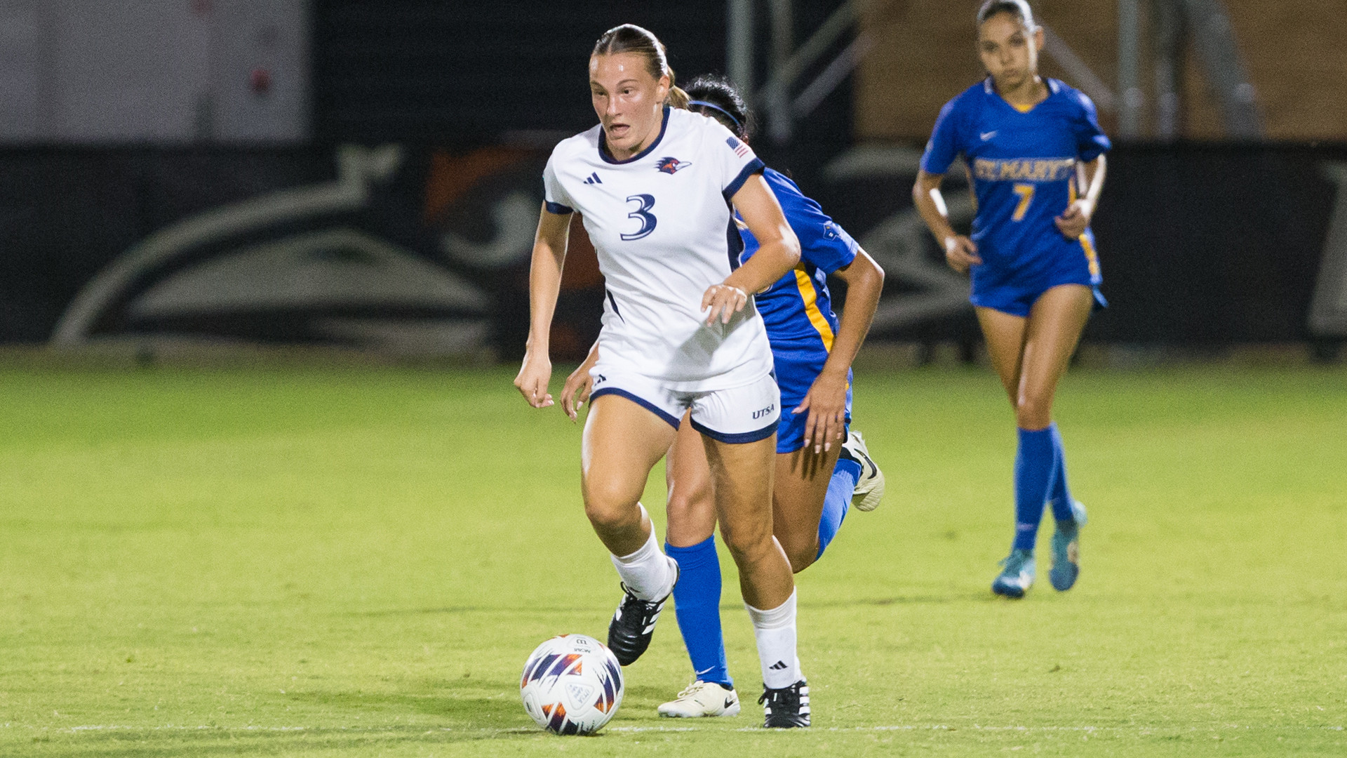 Houston downs UTSA in Thursday-night tilt - UTSA Athletics - Official ...