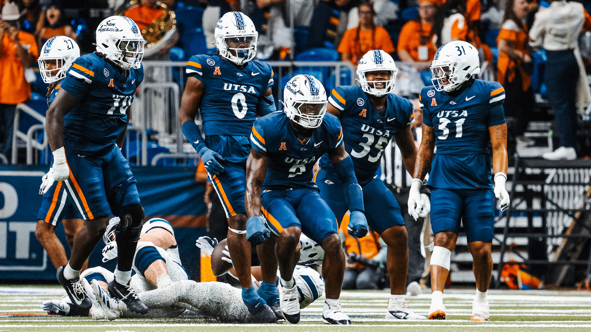 Roadrunners roll past Rice for Homecoming victory on Saturday night ...