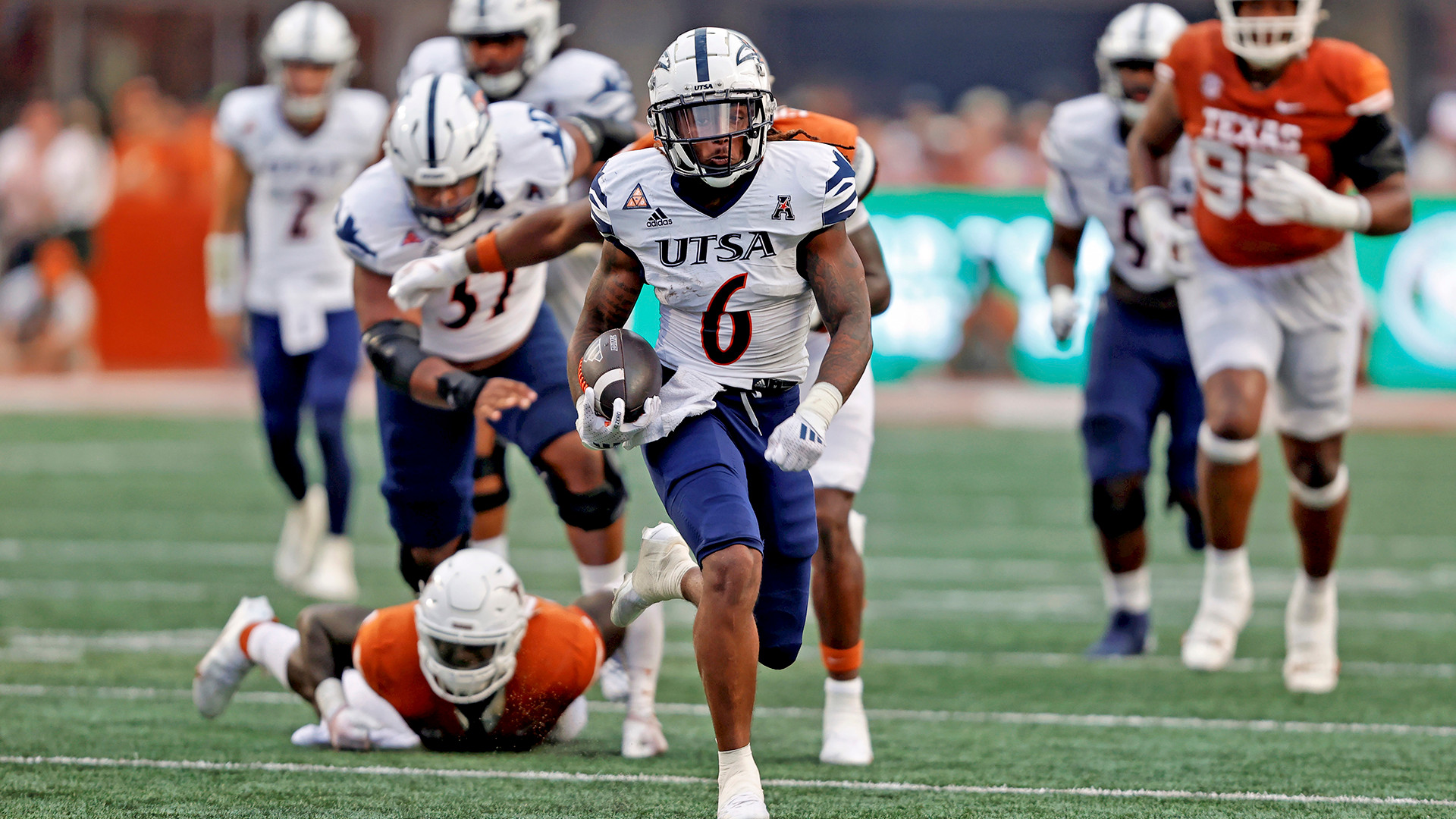 UTSA drops Saturday night decision to No. 2 Texas - UTSA Athletics ...