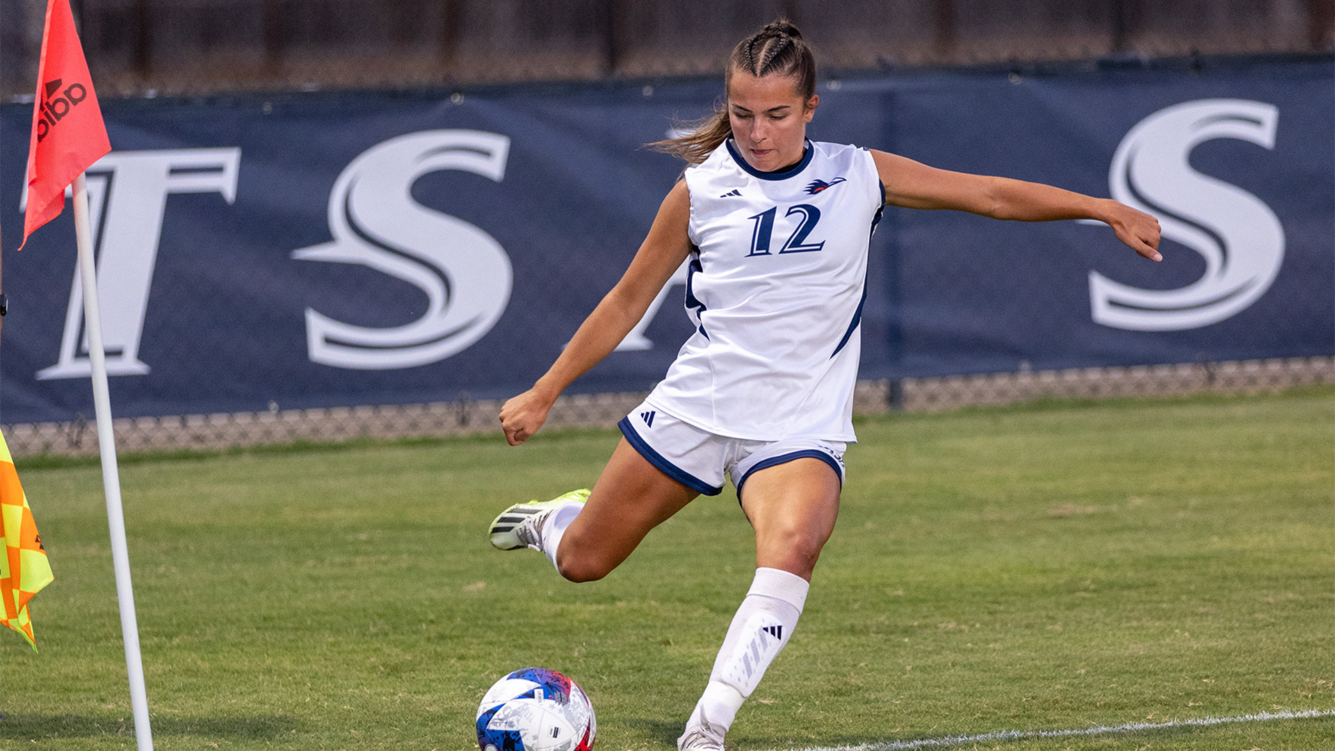 UTSA captures first road win on dominant Sunday victory at SFA - UTSA ...
