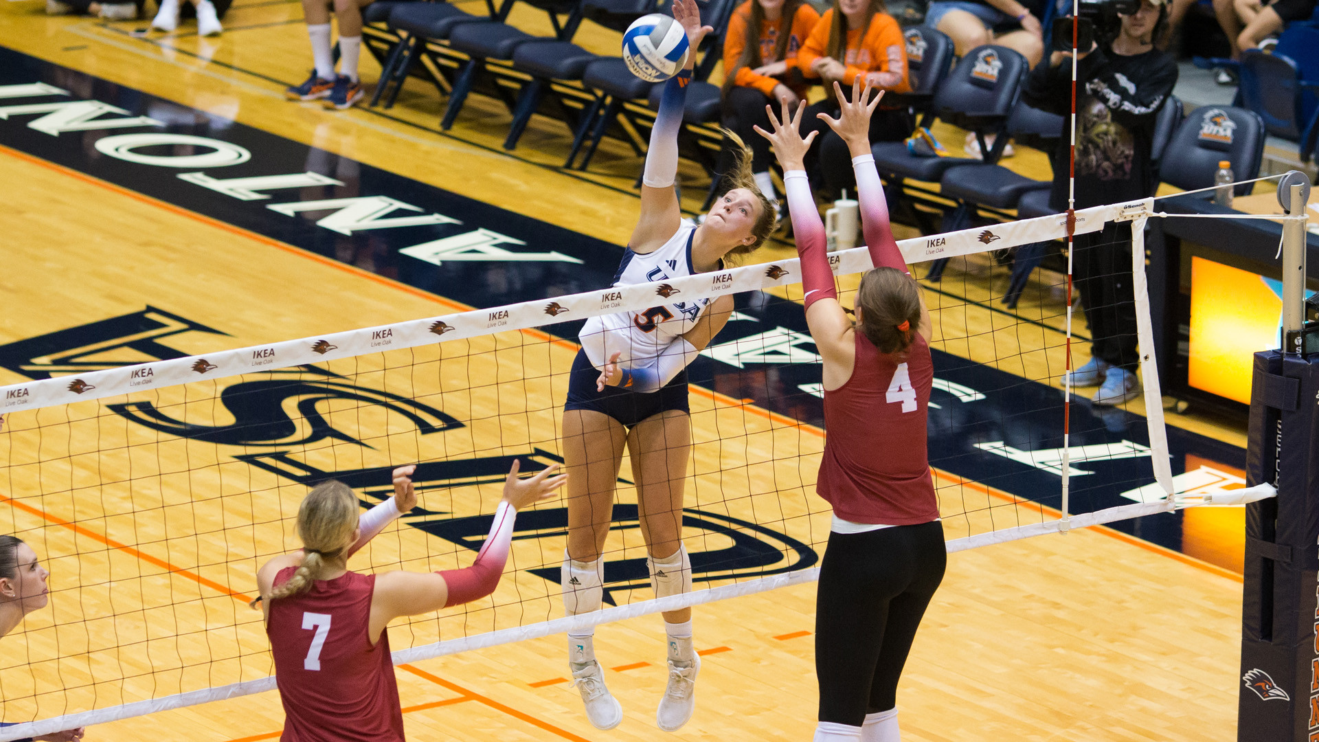 UTSA splits Day One of Roadrunner Classic - UTSA Athletics - Official ...
