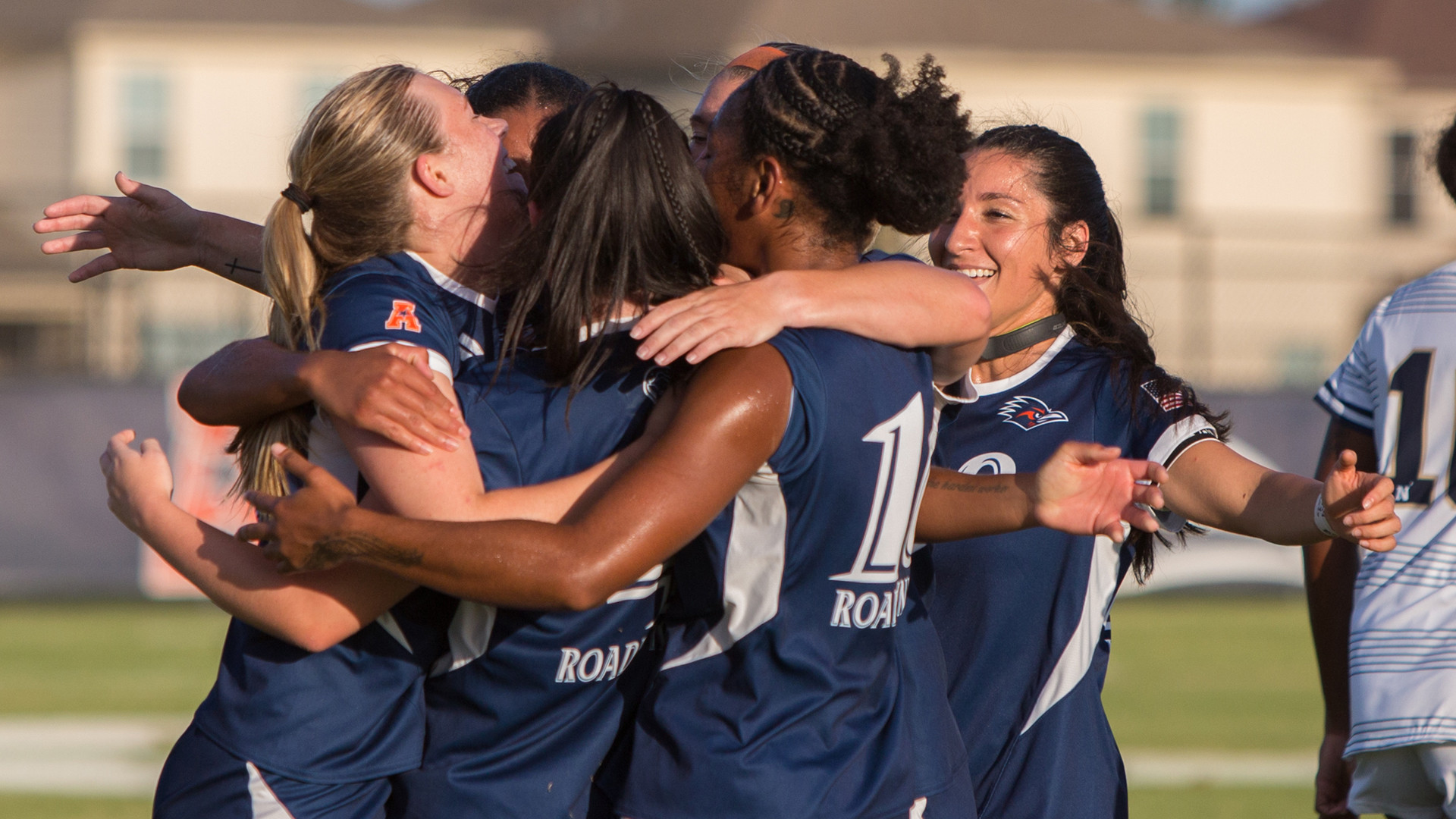 Roadrunners open season with a thrilling win over Navy - UTSA Athletics ...