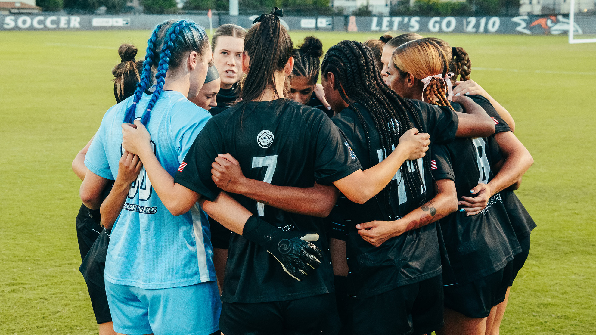 Roadrunners and Red Raiders square off Friday in NCAA soccer action ...