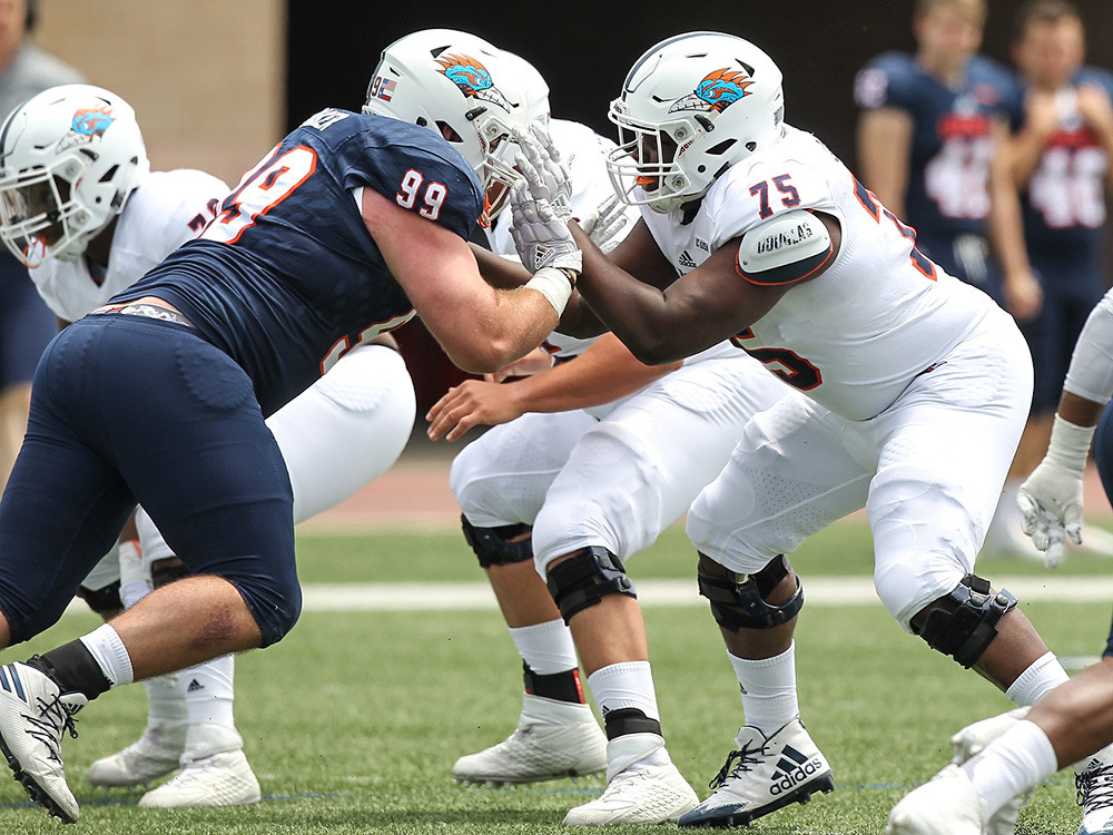 Defense edges Offense, 37-36, in UTSA Football Fiesta Spring Game ...