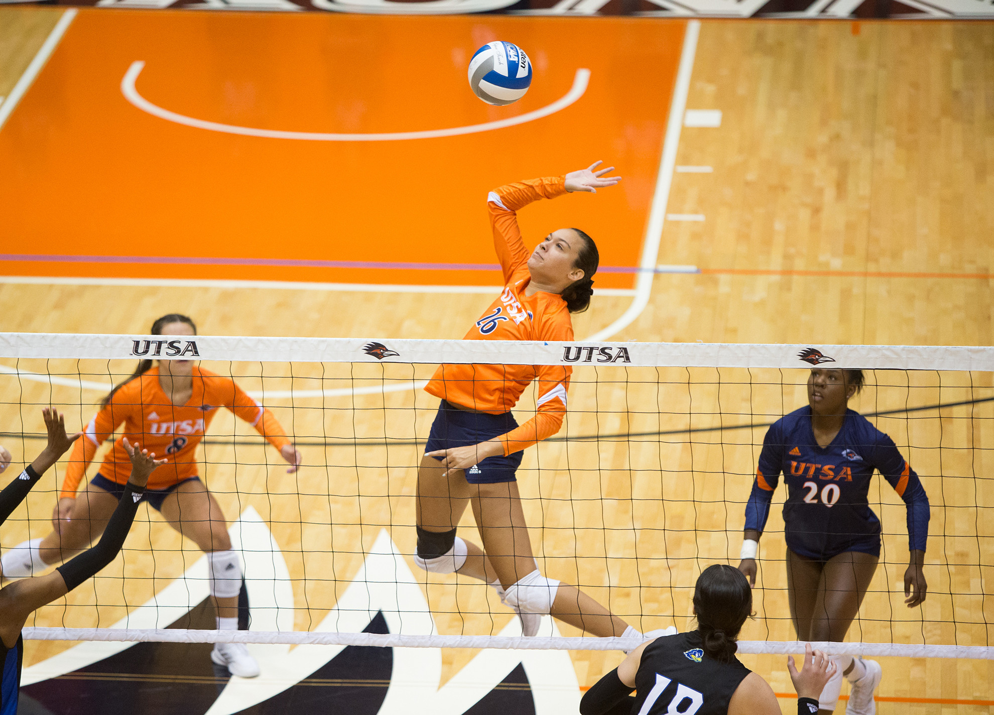 UTSA splits on Day One of Roadrunner Classic - UTSA Athletics ...