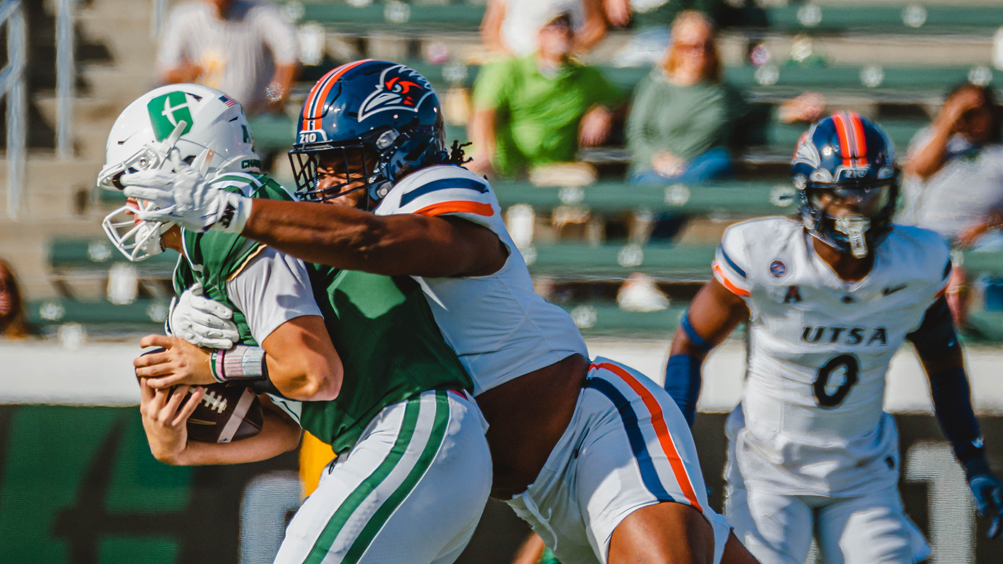 Dominant defense, explosive offense propel UTSA past Charlotte on ...