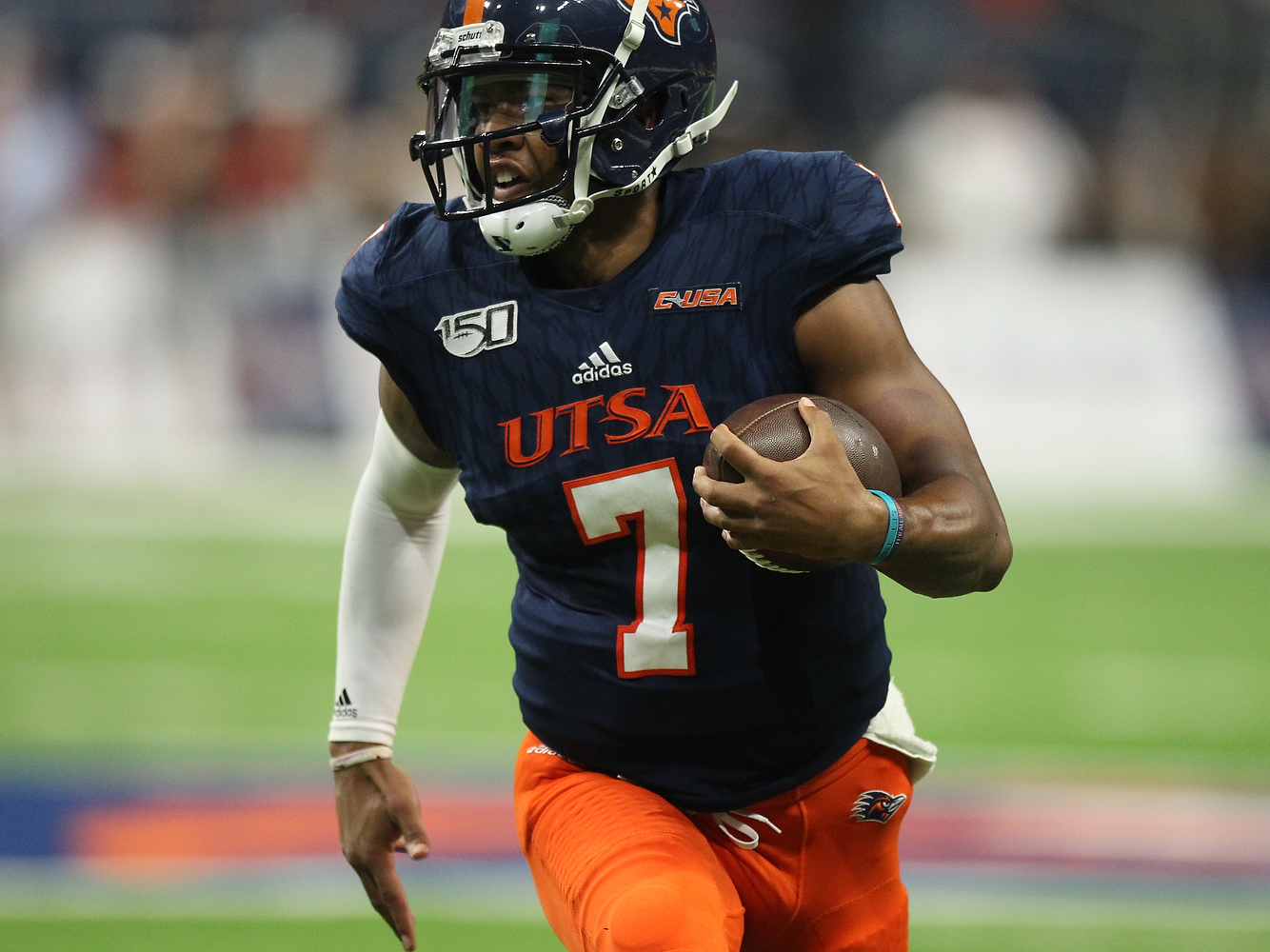 Harris, defense lead rout of UIW in Hometown Showdown - UTSA Athletics ...