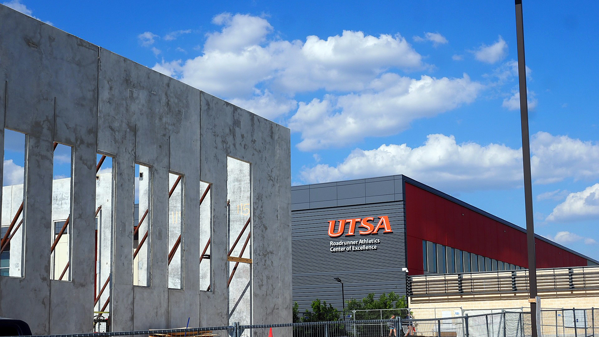 Skanska Celebrates Topping Out Milestone at UTSA Basketball and ...
