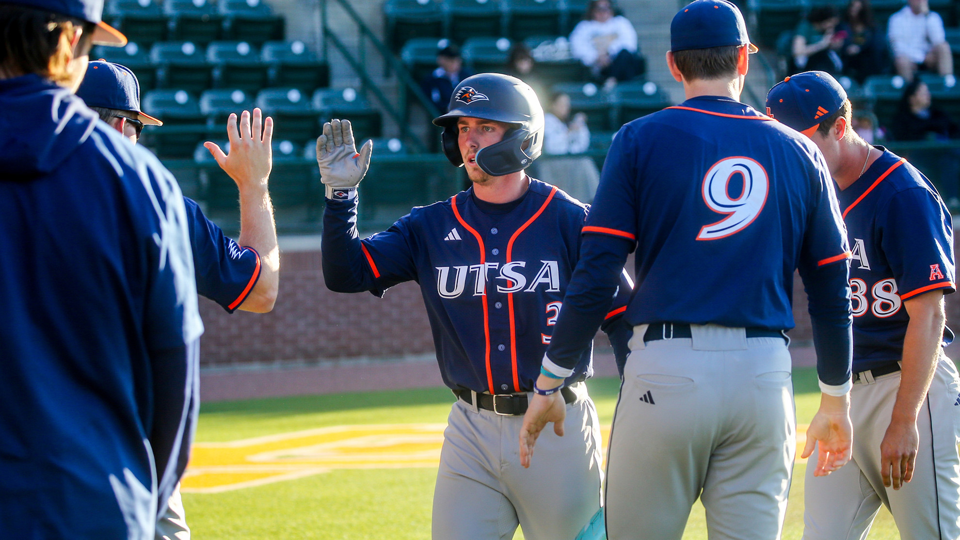 Utsa Earns Road Victory Over Baylor Utsa Athletics Official