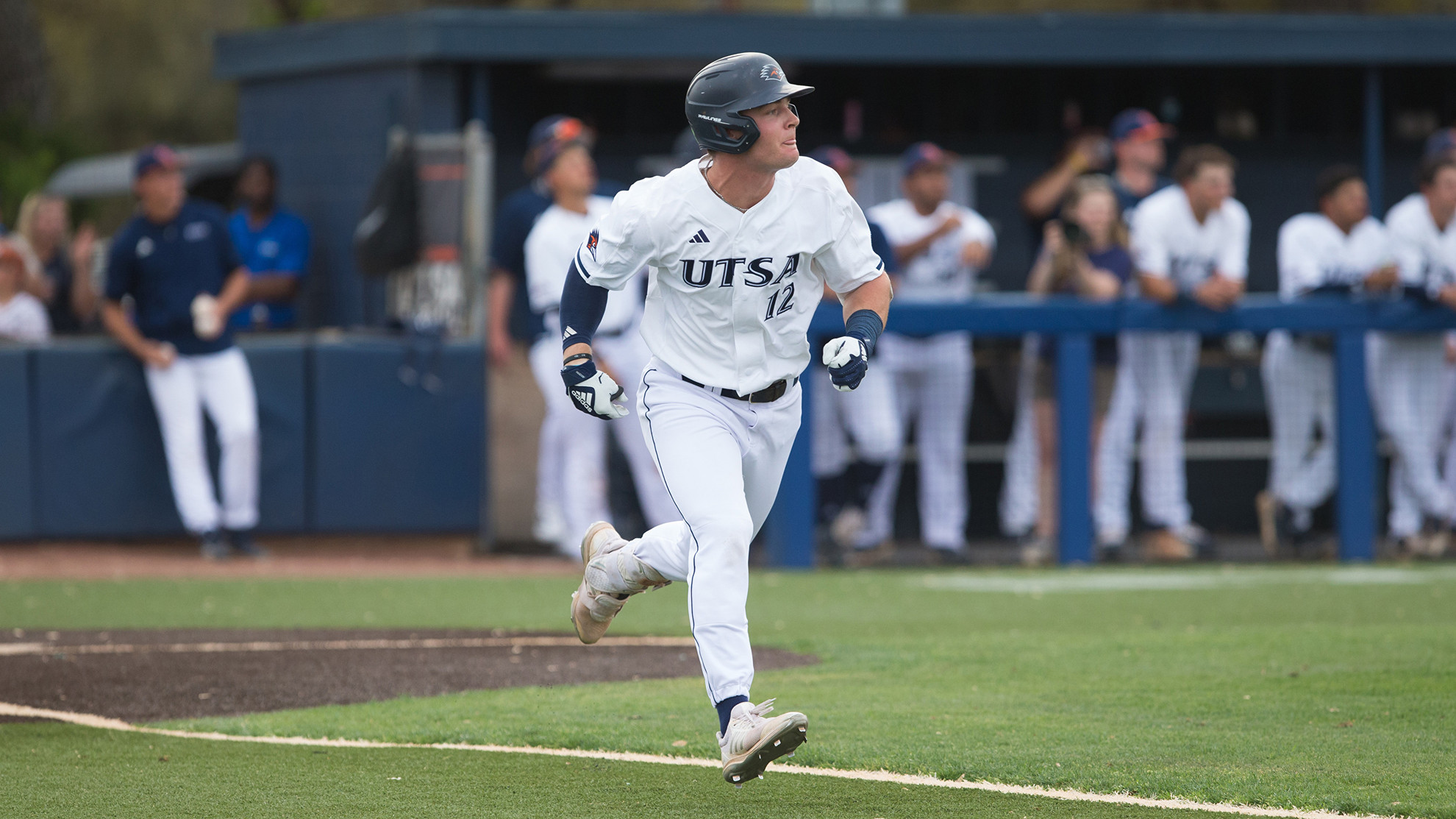 UTSA scores 12 runs to defeat Texas State - UTSA Athletics - Official ...