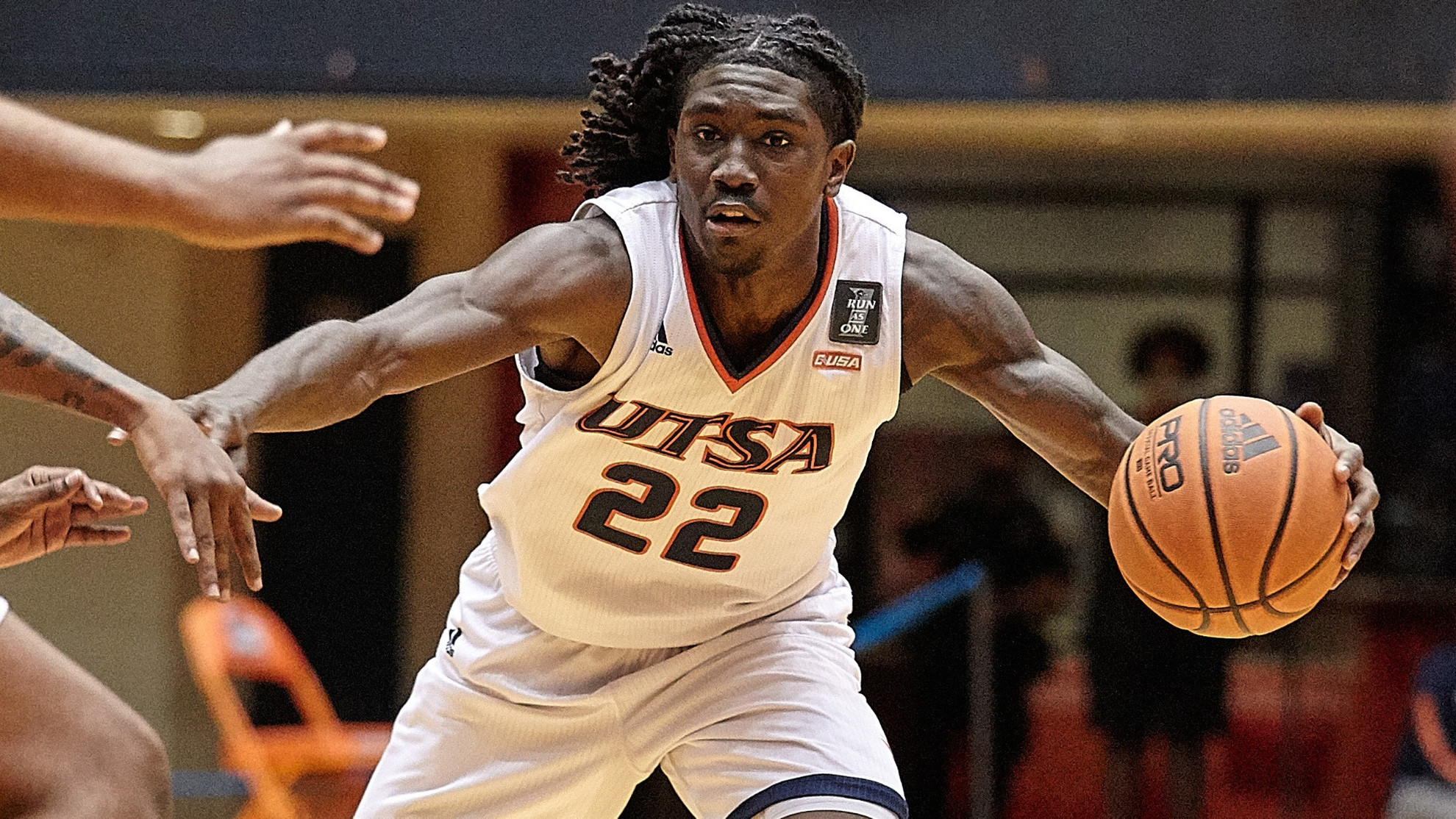 Keaton Wallace agrees to two-way contract with LA Clippers - UTSA Athletics - Official Athletics ...