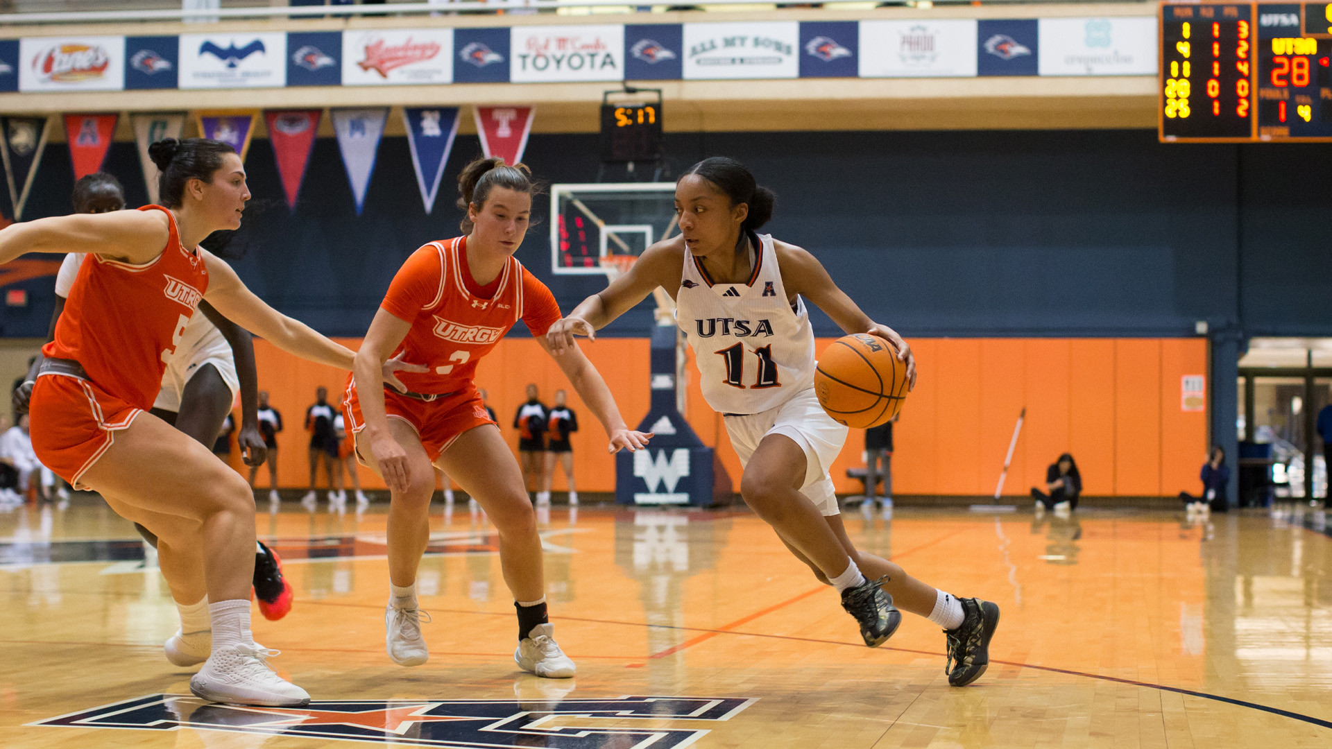 Utrgv basketball store