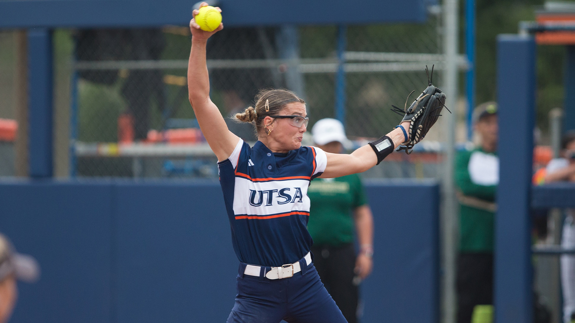 Schultz signs professional contract - UTSA Athletics - Official ...